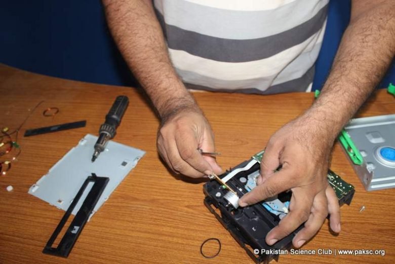 Make a simple gyroscope from CD-ROM